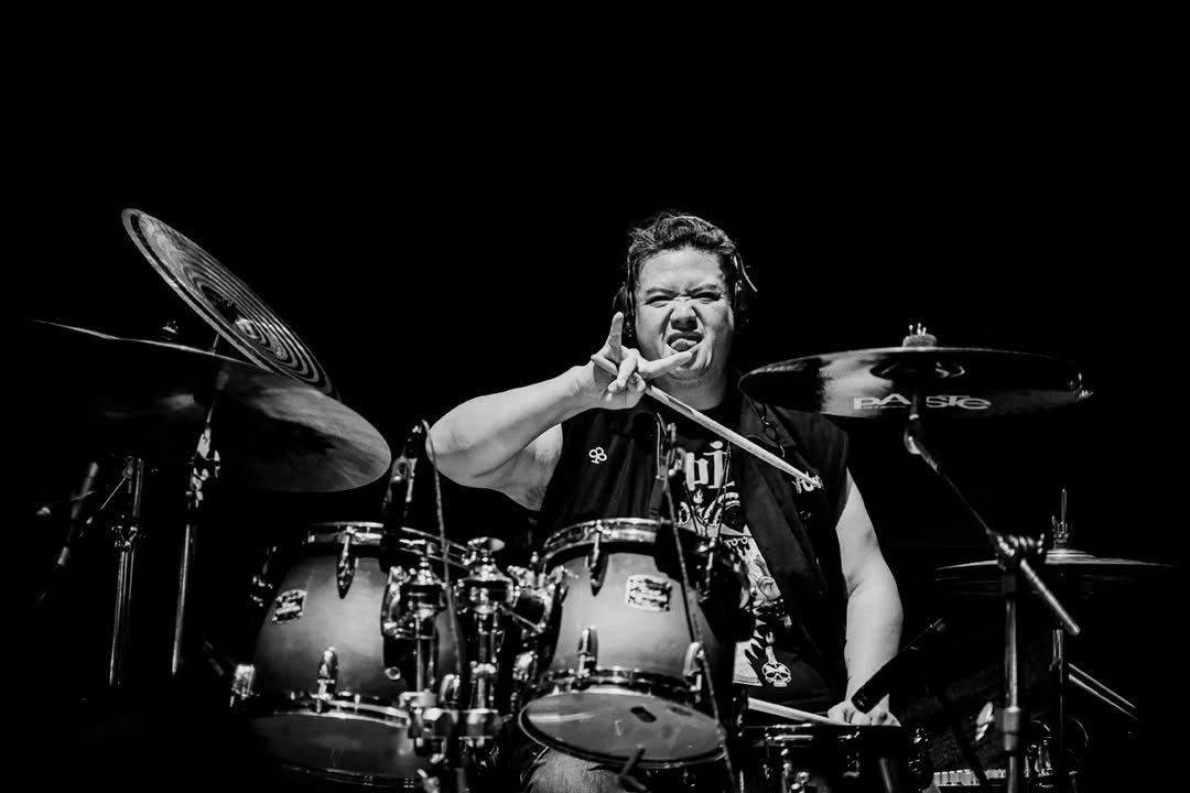 Drummer Koil, Leon Ray Legoh Luncurkan Buku “Dapur Rock N’ Roll: Di ...